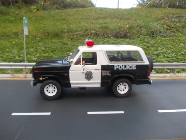 Ford Bronco police